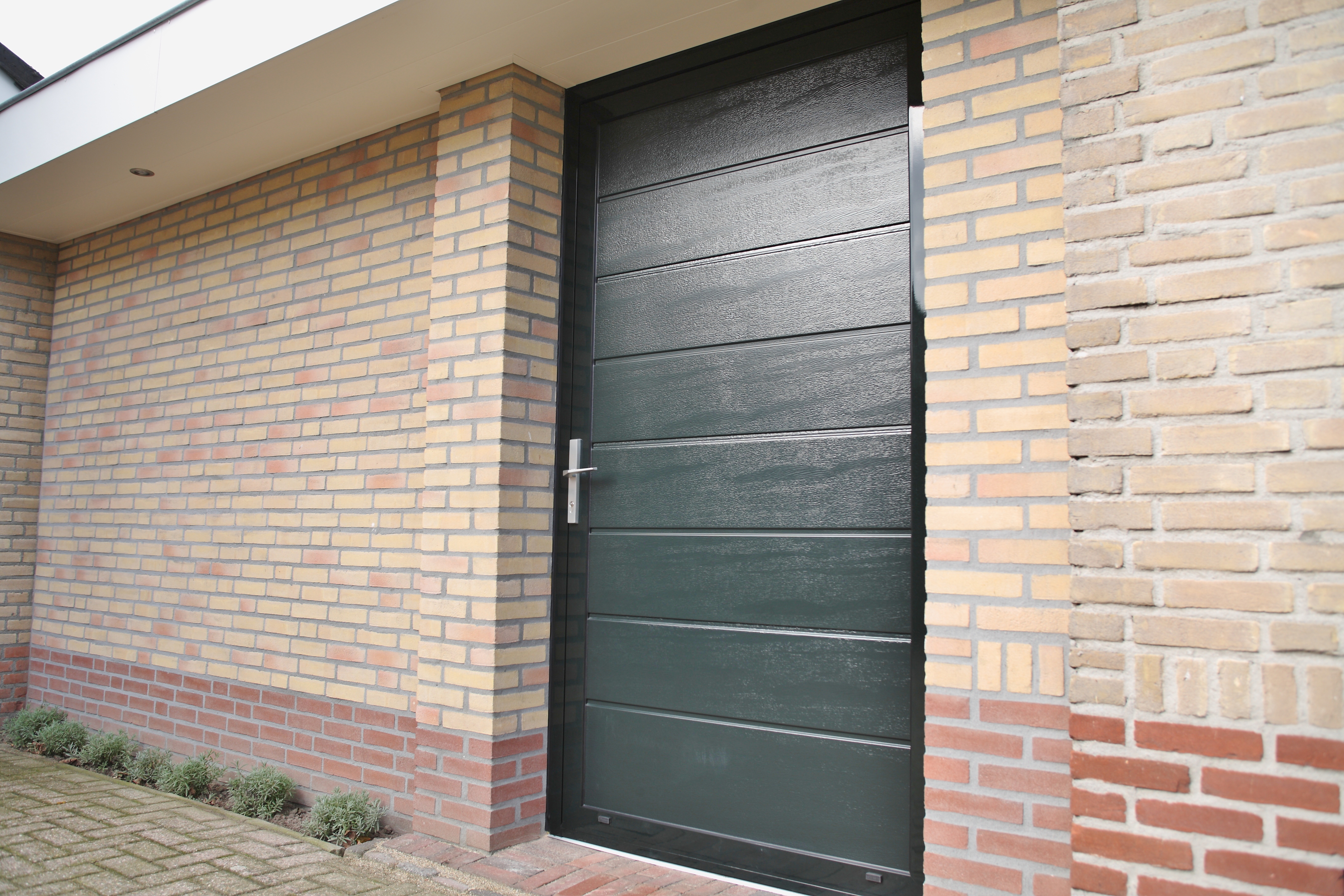 Openslaande garagedeur? | Online prijs berekenen | deGaragedeurExpert.nl
